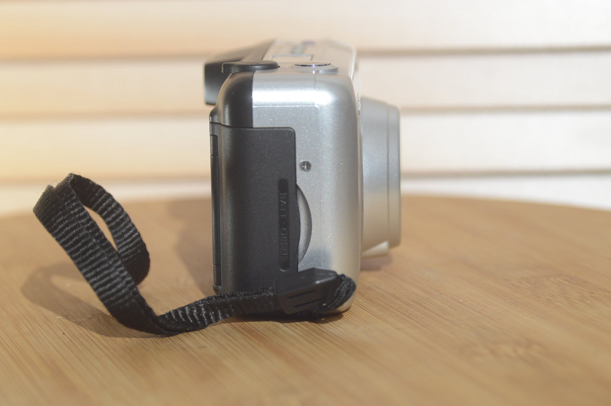 Polaroid PZ3000 AFD 35mm Compact Camera With Case – Rewind Cameras