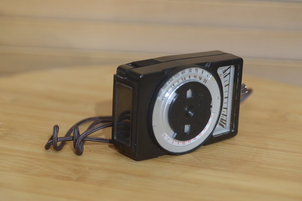 Fantastic Leningrad 8 light meter with case. Perfect for tricky light ...