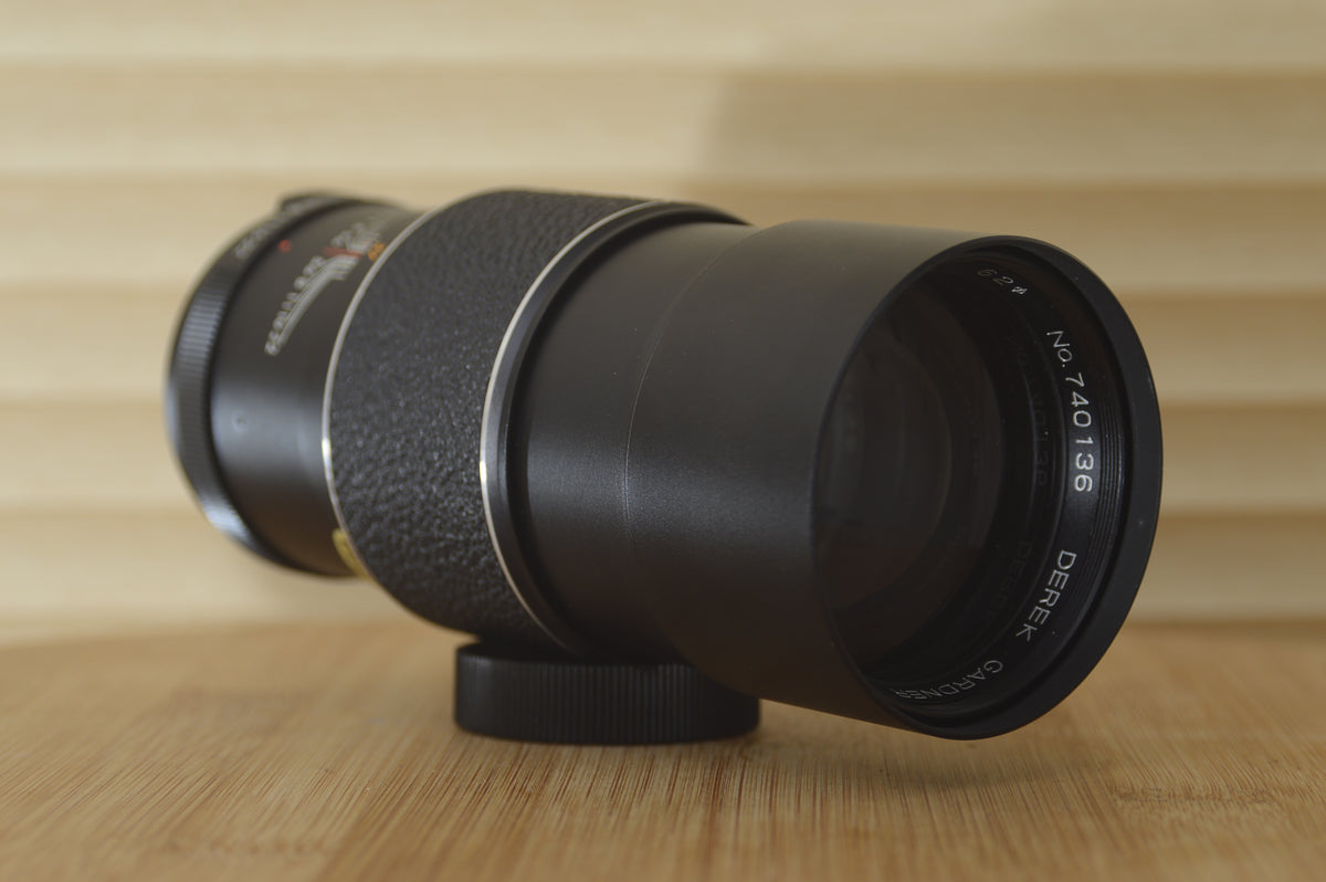 Lovely Derick Gardner M42 Auto 200mm f3.5 lens. This is a beautiful ex ...